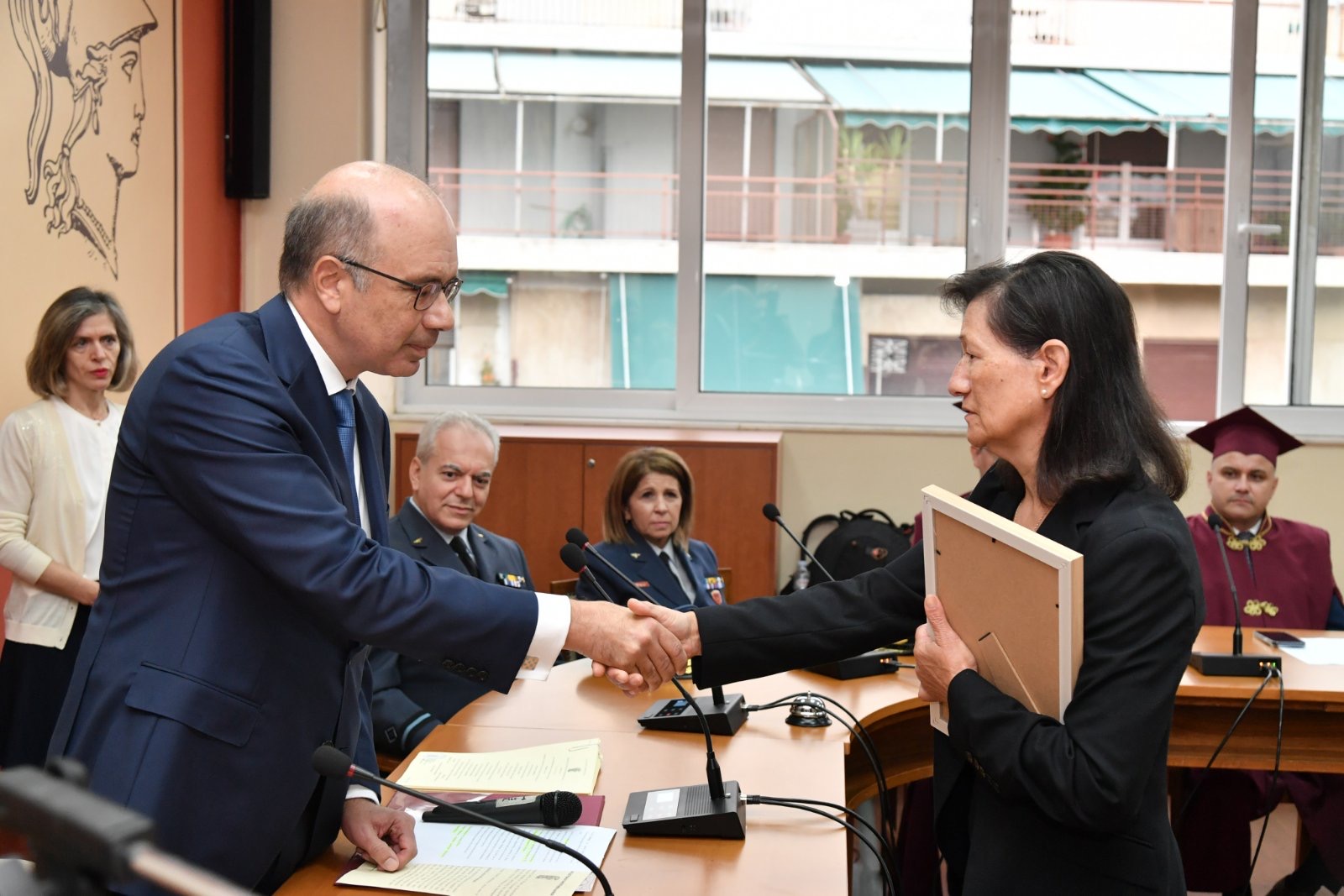 Διδακτορικό δίπλωμα τιμής ένεκεν, στην Ευαγγελία Ανδρεαδάκη, που έχασε ...